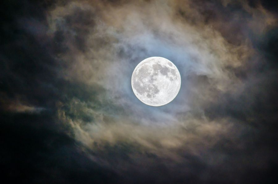 The rare full 'blue moon' can be admired tonight and tomorrow night